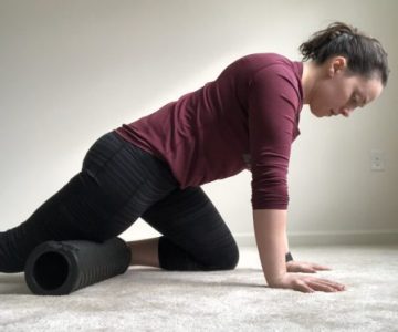 How to Foam Roll Your Quads - Larson Sports and Orthopaedics